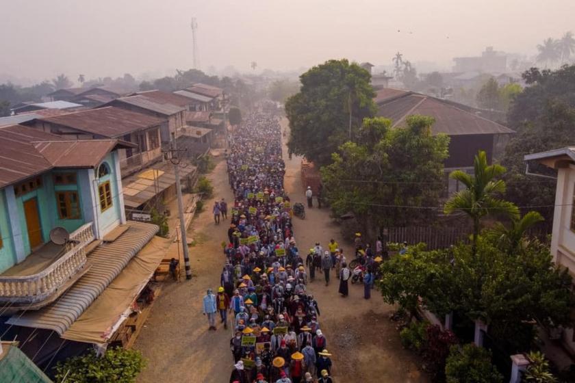 One killed by junta’s forces as protesters use hunting rifles to defend ...